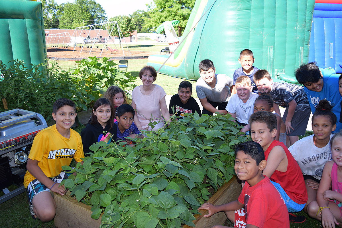 Linda Traughber Named 2017 District Elementary School Teacher of the ...